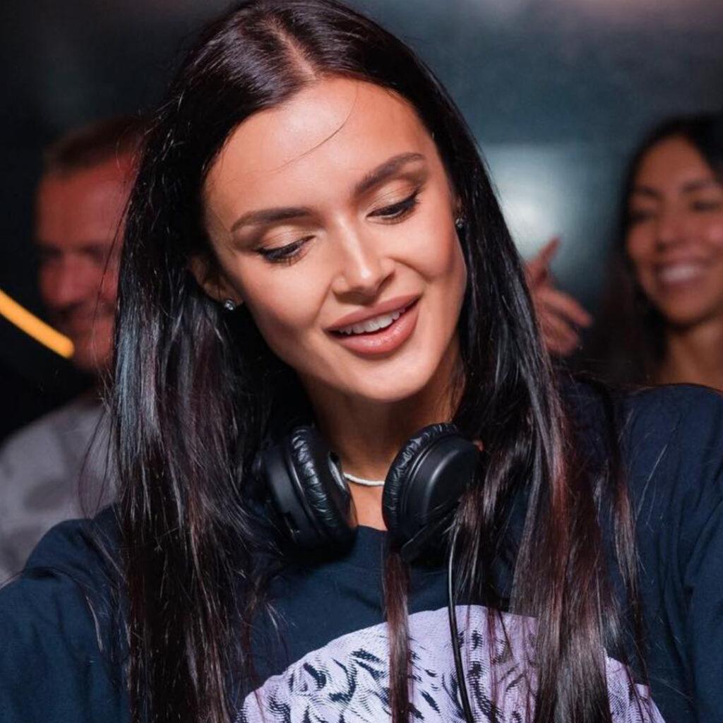 Korolova: DJ und Musikproduzentin - MUSIKNERD